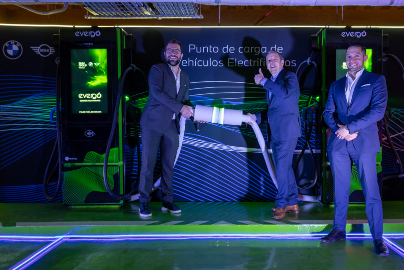 BMW y Evergo inauguran el hub de carga eléctrica más grande de México ...